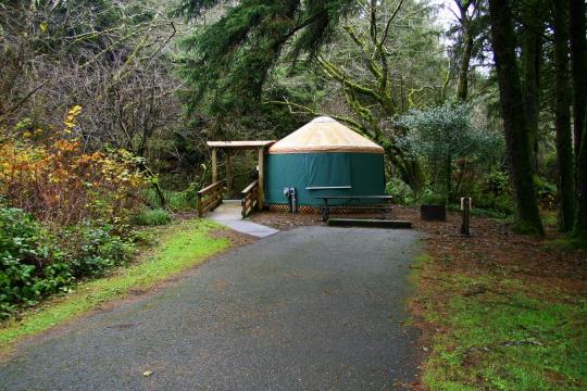Pet-Friendly Yurts at Oregon State Parks - Pacific Yurts